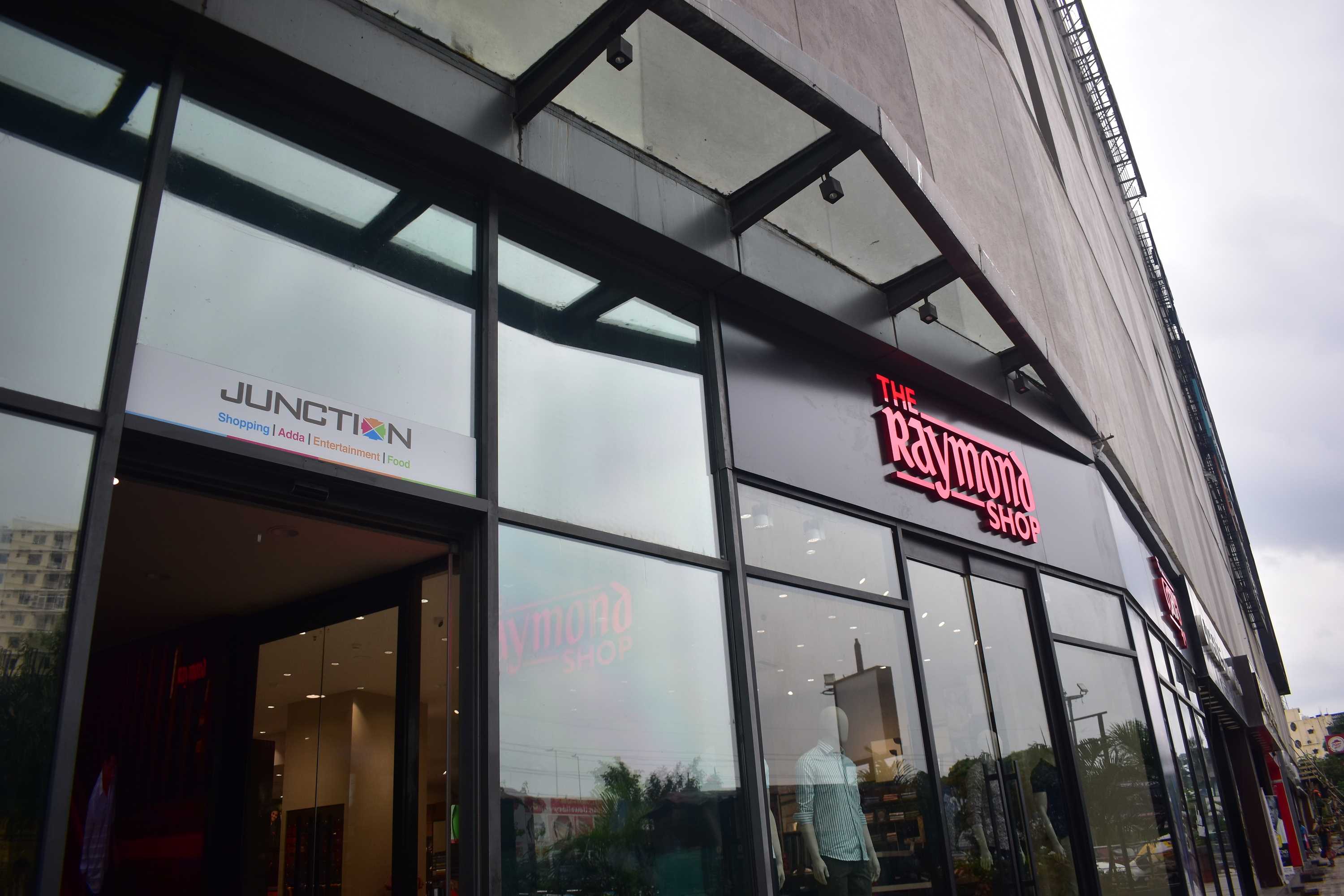 Finest Men's Suits and Clothing in Recol Park, Bardhaman | Raymond